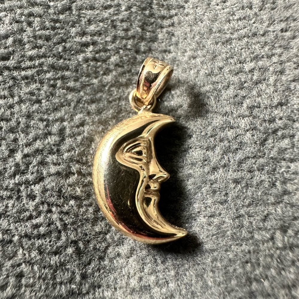 14k Gold Puffy Half Moon Charm - Gem